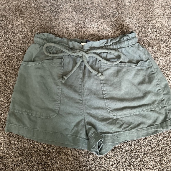 Universal Thread | Shorts | Universal Thread Green Cargo Shorts Relaxed ...
